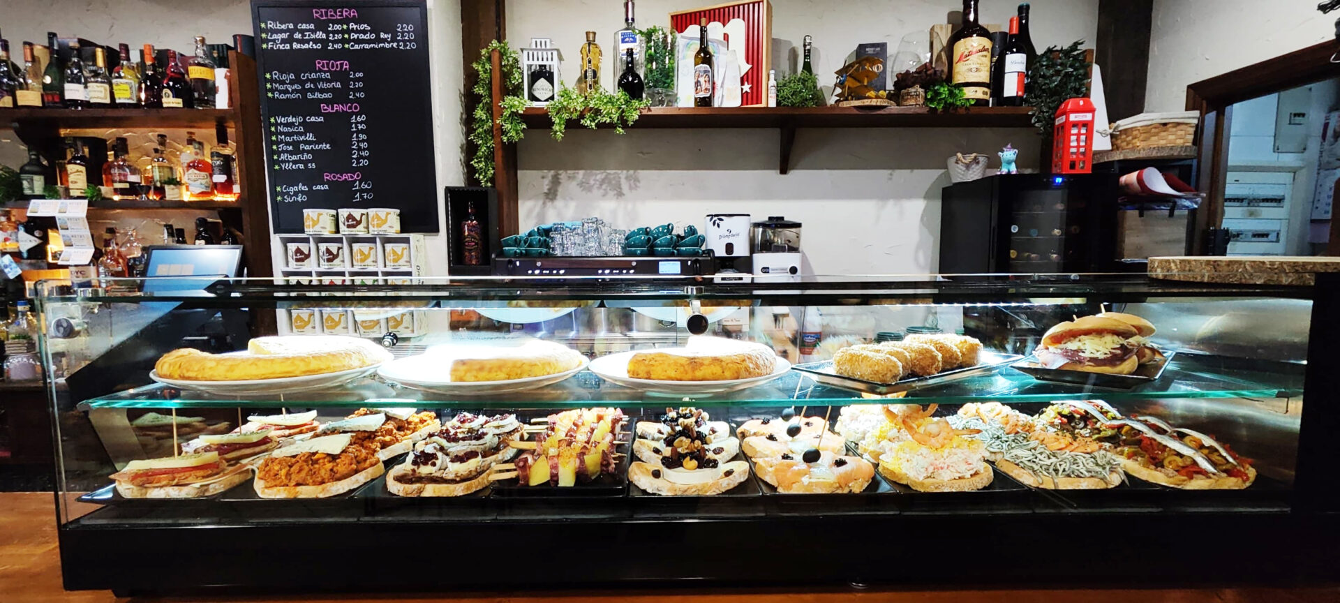 Taberna La Herrada, el espacio ideal para disfrutar de buena compañía ...